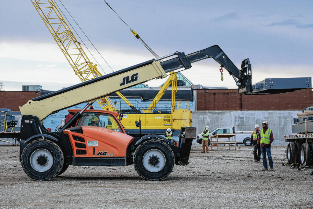 Steel deliveries begin for fieldhouse construction – NexusPark